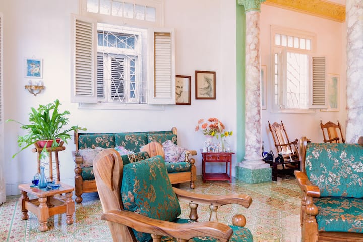 Carlos Iii Palace Room 1 - Havana