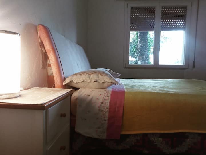 Camera Vista Giardino Con Bagno In Corridoio - Ferrara