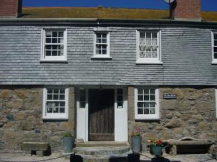 Porthmeor Beach Flat; By The Beach, Sleeps 5 + Pet - St Ives