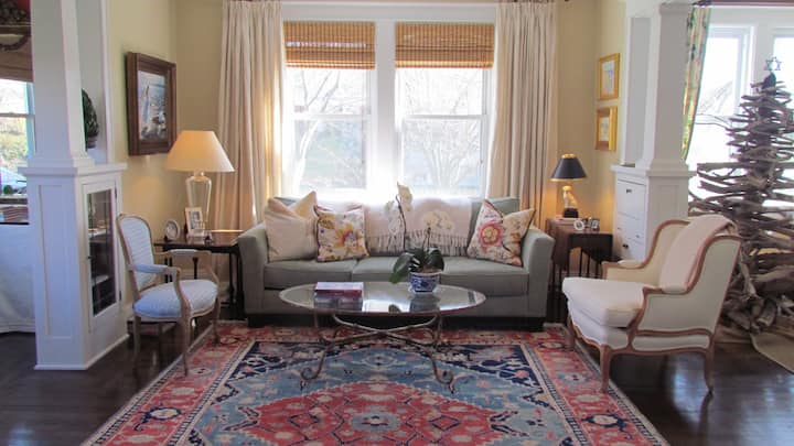 Classic Home In The Village Of Locust Valley - Oyster Bay, NY