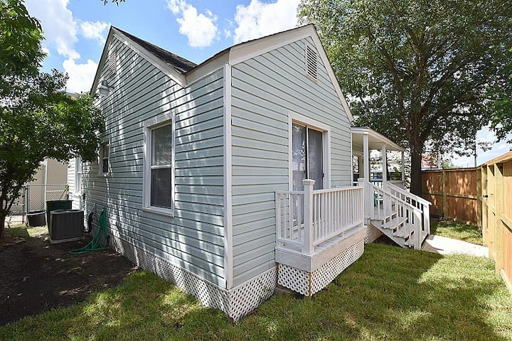 Montrose Bungalow 2/2 - Near Med Ctr And Midtown! - Bellaire, TX