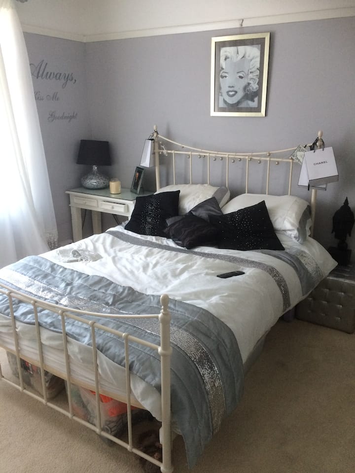 In The Heart Of Chichester 2 - Chichester