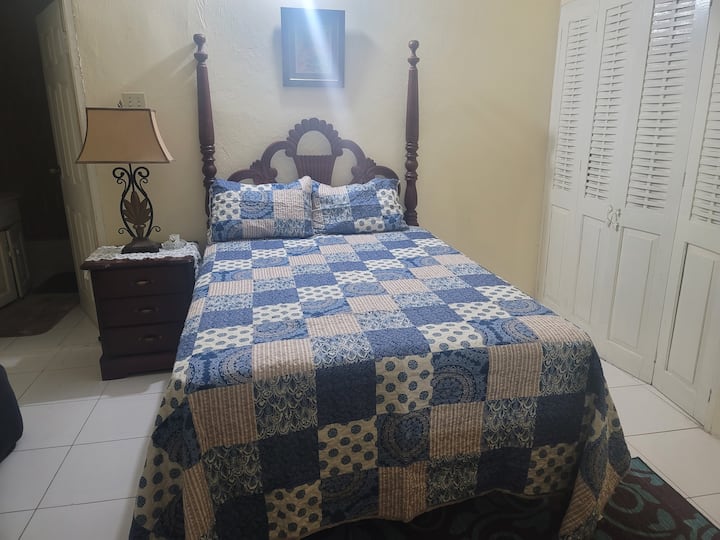 Marva's Whitehouse By Tigress (1 Bedroom Apt) - Negril