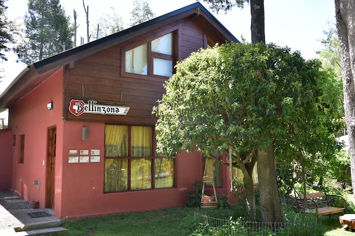 Bellinzona Cabaña Con Chimenea Interior Y Parque - Villa La Angostura