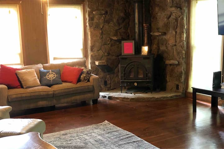 Cozy Lakeside Cabin, Beautiful View! Kayaks! - Mentone, AL