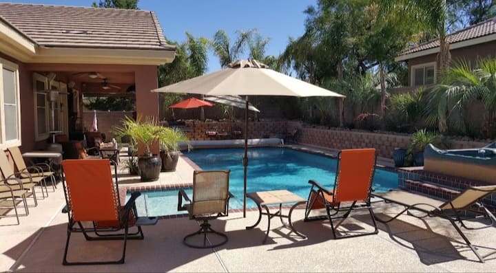 Sleeps 6 Guests Pool Side Luxury 5th Wheel Escape. - Nevada
