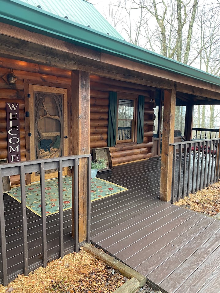 Blackberry Cove Privately Owned 2br/2ba & Hot Tub - Gatlinburg, TN