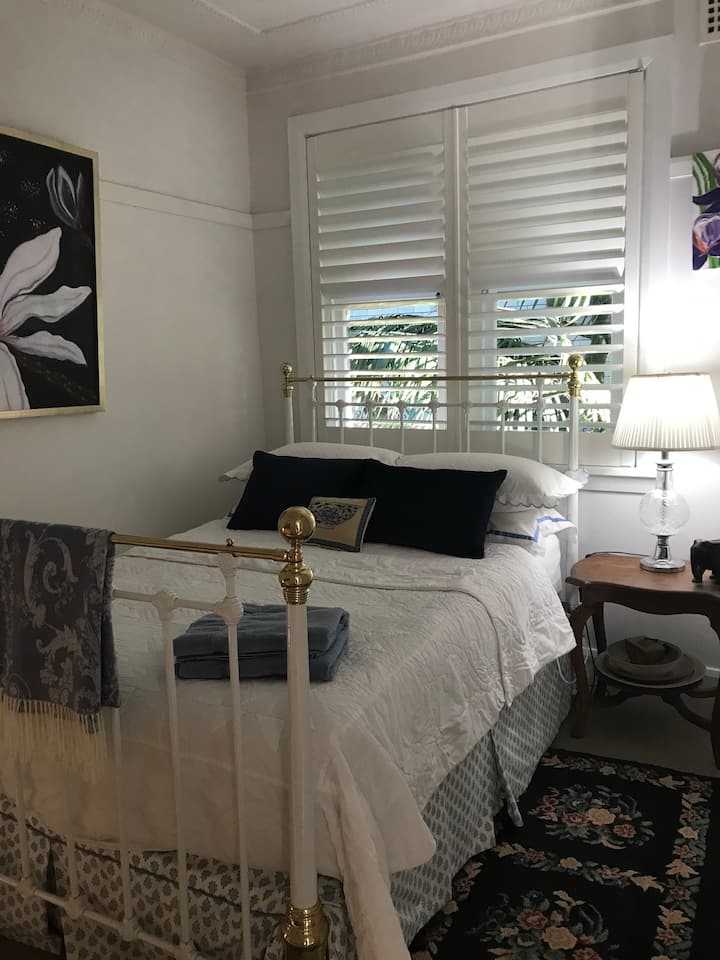 Mosman Art And Charm Apartment - Sydney