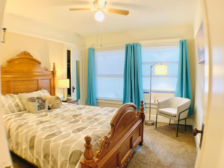 Queen/full/twin/entire Apt/2 Bedrooms W/laundry - Bakersfield, CA