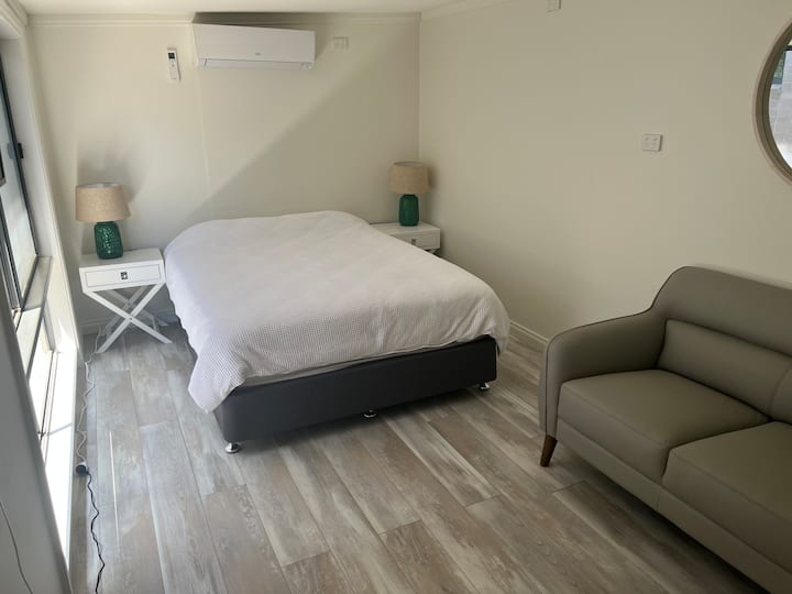 The Cosy  Get Away! - Geelong