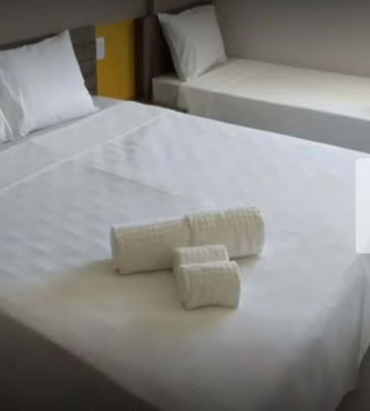 Apto De 2 Dormitórios. Capacidade De Até 8 Pessoas - Olímpia