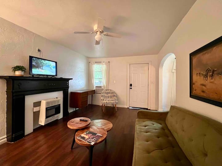 Walking Distance To The Plaza District•the Ellison - Bricktown - Oklahoma City