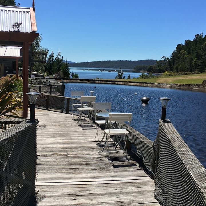 Mawson's Hut - Waterfront Cottage - Tasman National Park