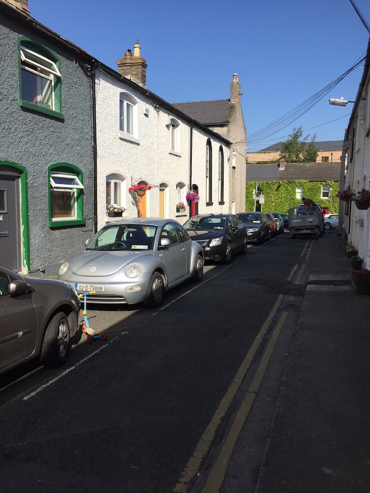 Real Irish Row House Next To Phoenix Park ☆☆☆☆☆ -