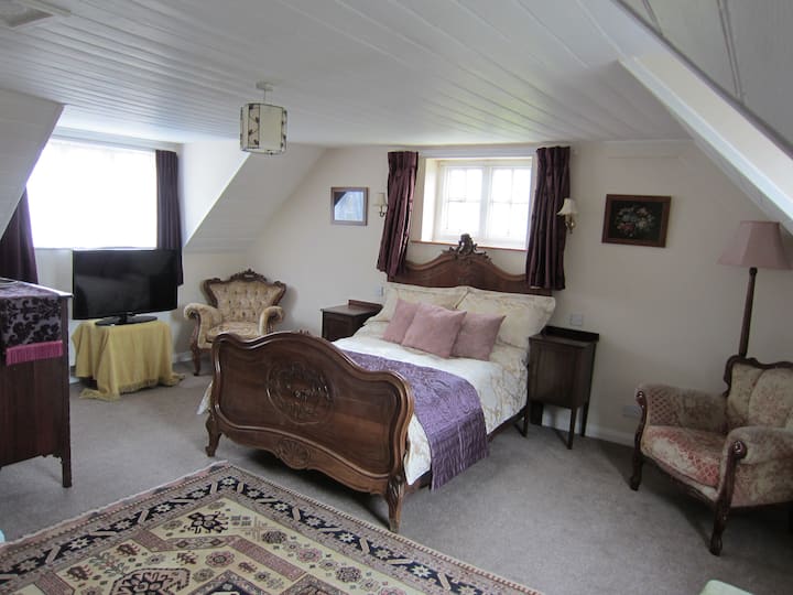 Superb Rural B/b The Old School! - Faversham