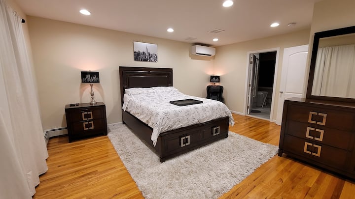 Luxurious Home/spacious Kitchen/arcade Game - Long Beach, NY