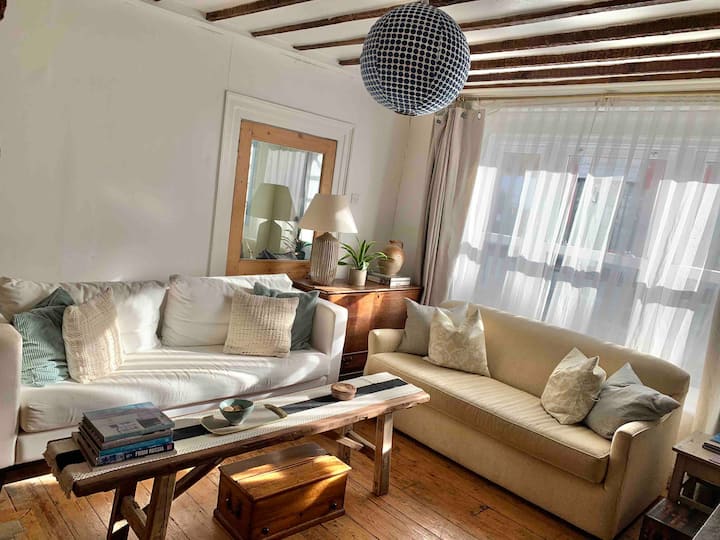 Charming 3 Bed Georgian Home (Sleeps 5) - Deal