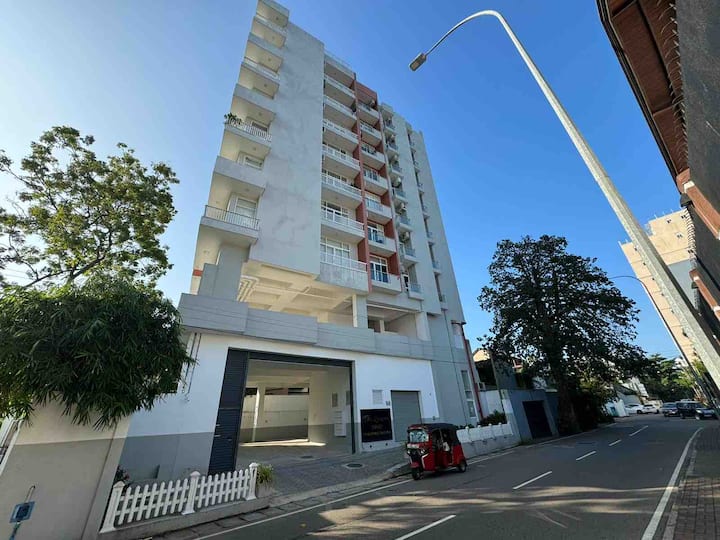 Luxury Flat In Cinnamon Gardens - Colombo