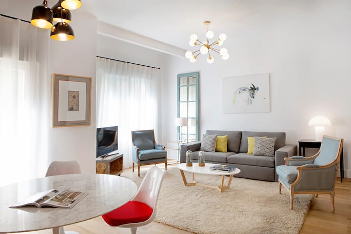 Spacious Apartment Next To Gran Vía - Madryt