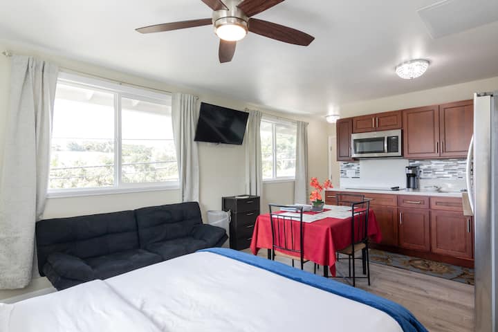 Private Cozy Studio Central To All Sides Of Oahu - O‘ahu, HI
