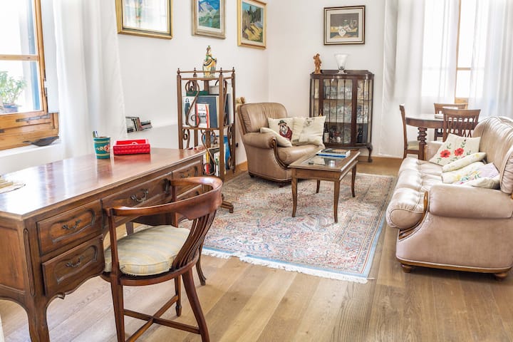 Top Floor With Jacuzzi  -Near Eui - Florence