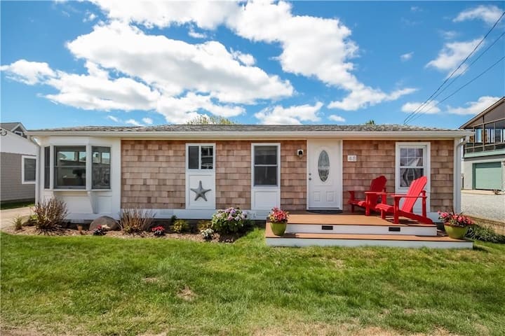 Narragansett Beach House With Amazing Ocean Views - Narragansett, RI