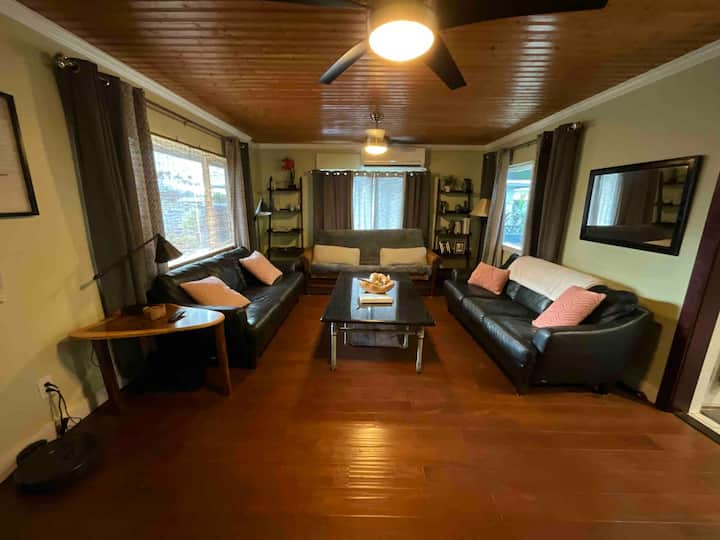 North Shore Beach House W Lanai-6min Walk To Beach - Waialua, HI