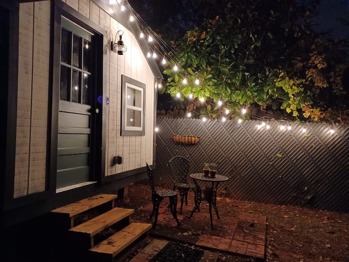 Tiny House @ Battery Truist W/ 2 Bed Loft, 1 Bath - Smyrna, GA