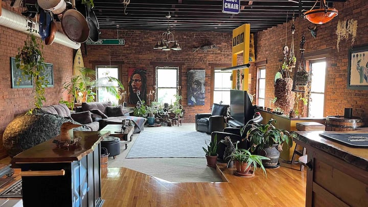 The Crown Jewel - New Haven, CT