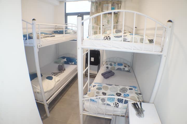 Downtown Sleeps 4 Studio Apt Mk4 Mtr Downstairs! - Central