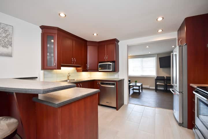 Beautiful 2 Bedroom With Outdoor Space And Parking - Gatineau