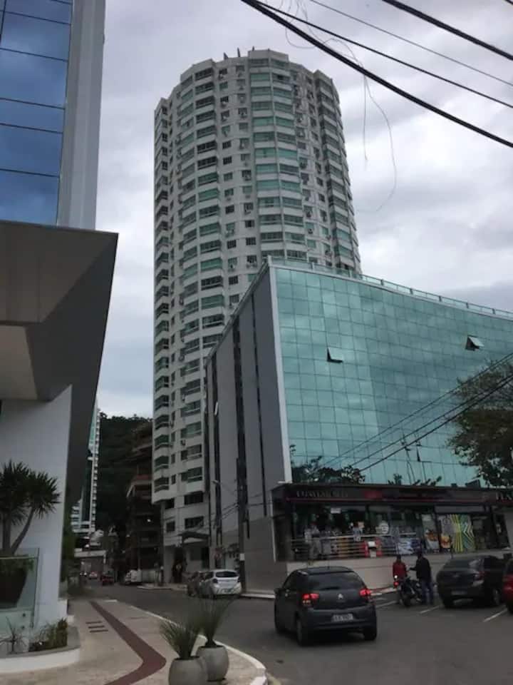 Aconchegante Apartamento Com Vista Mar - Balneário Camboriú