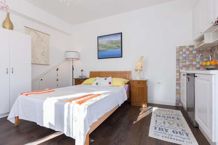 Charming Studio In The Center - Baška