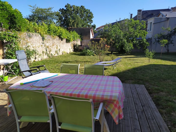 Maison Avec Grand Jardin, Très Bien Située. - Poitiers