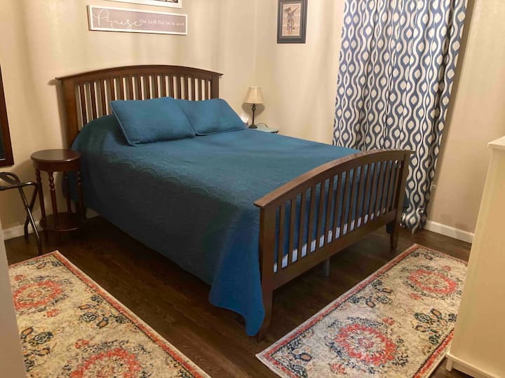 Private & Cozy Bedroom In Shared Family Home - Laramie, WY