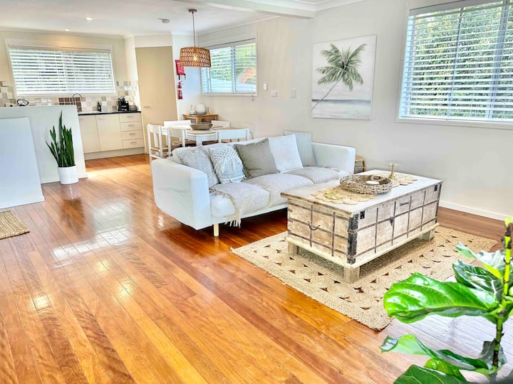 Caloundra Central Beach Abode - Caloundra