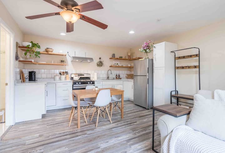 Fresh, New, Spacious! Easy Check-in. Safe & Quiet. - Redding, CA