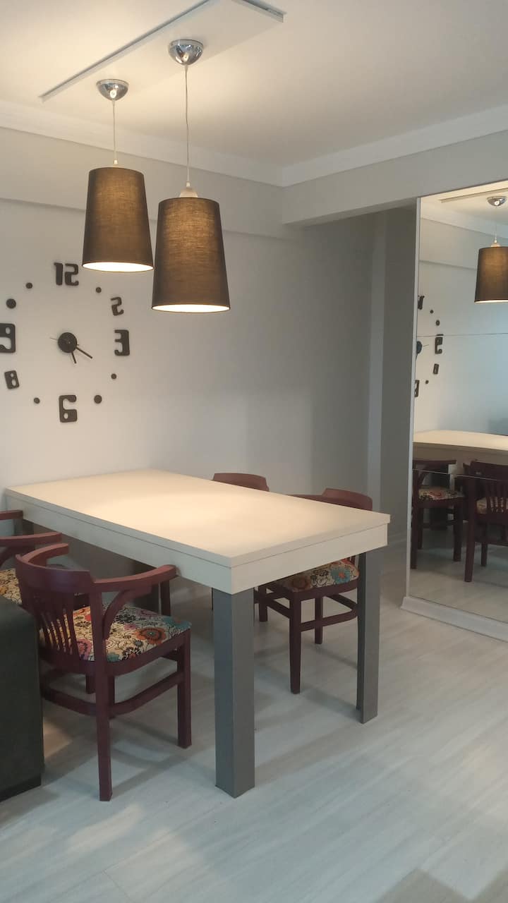 Apartamento 1 Quarto Avenida Brasil Junto A Praia - Balneario Camboriú