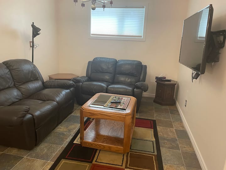 Nice 3 Rooms Suiteb Regina Downtown - レジャイナ