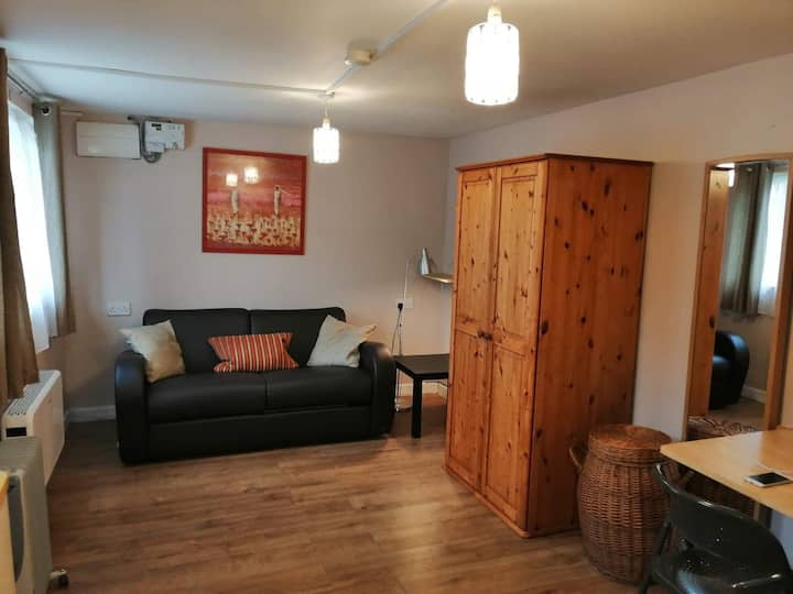 Spacious Studio Near City Centre And Science Park - Cambridge