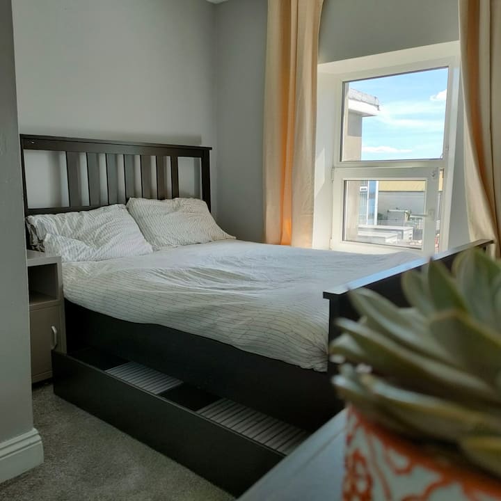 Small Double Bedroom City Centre - Waterford
