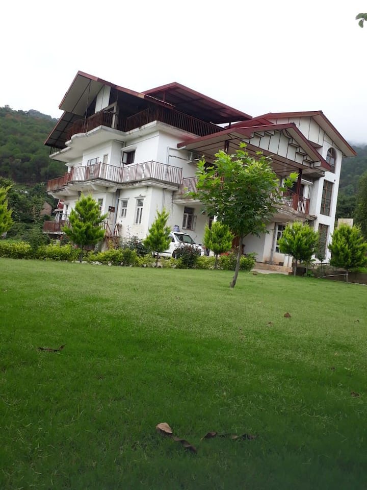 Homestay Mistywoodsbest Place For 8 Pax - Dharamshala