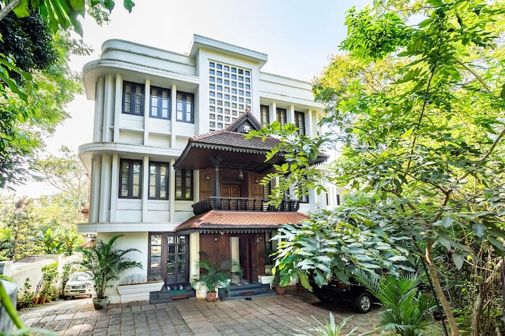 Avenue Kowdiar - Thiruvananthapuram