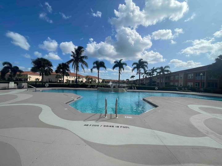 Private Lake Front Oasis - Fort Myers, FL