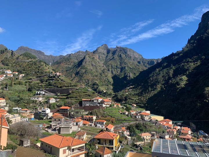 Suíte Flower Valley - Madeira
