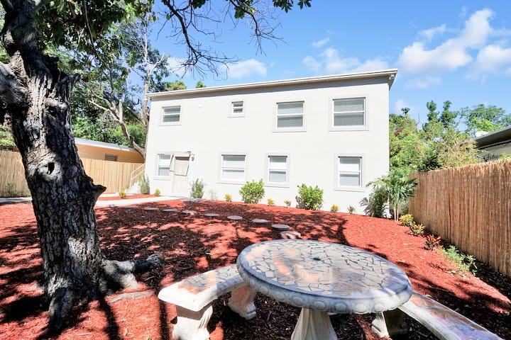 Wynwood Miami 2 Bedroom Apartment - Miami, FL