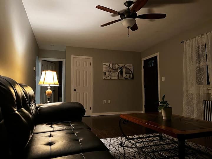 All Within The Reach, Entire 1st Floor - Meteor, Allentown