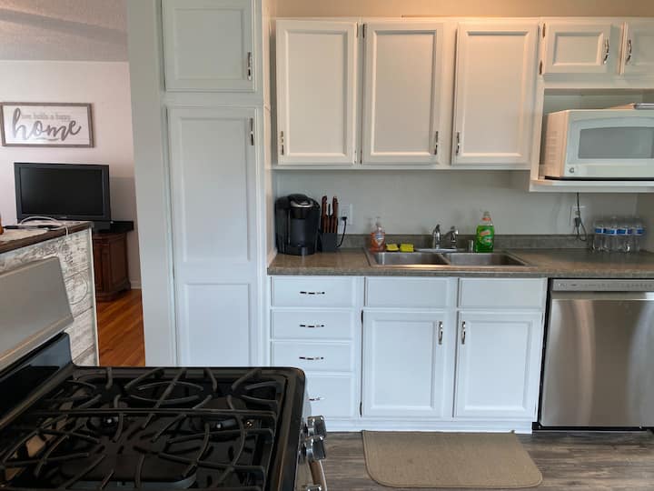 The 3 Bedroom Tailgater 1 Mile From Notre Dame - 南灣