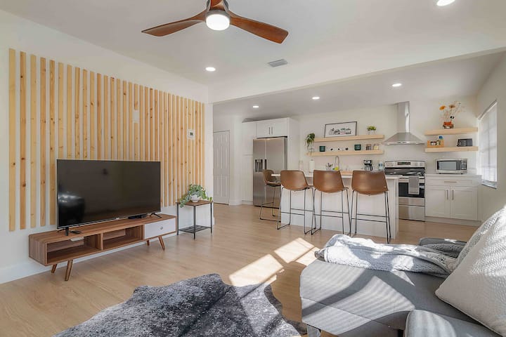 North Hyde Park 2/2, 5 Min Buccs - Tampa, FL