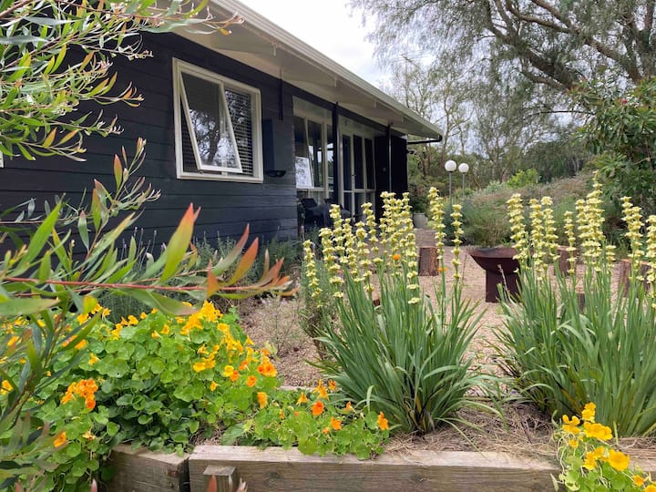 The Wine Farm Cottage - Leongatha